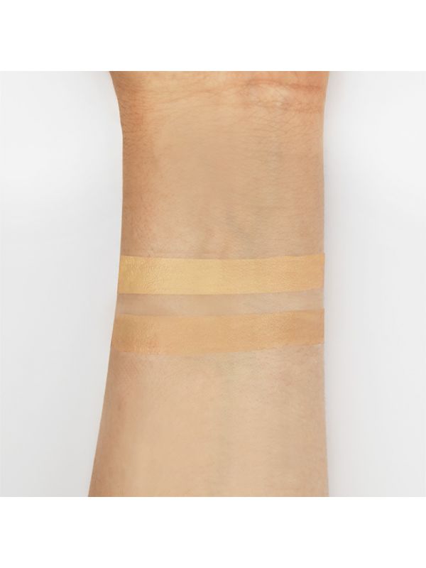 Correcteur cernes et imperfections - 01 Beige doré